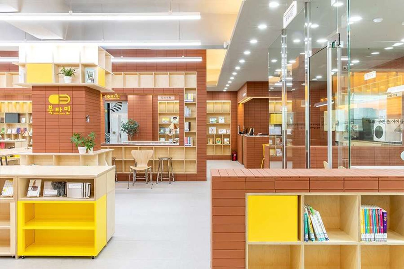The red brick library | 호미파이 & homify