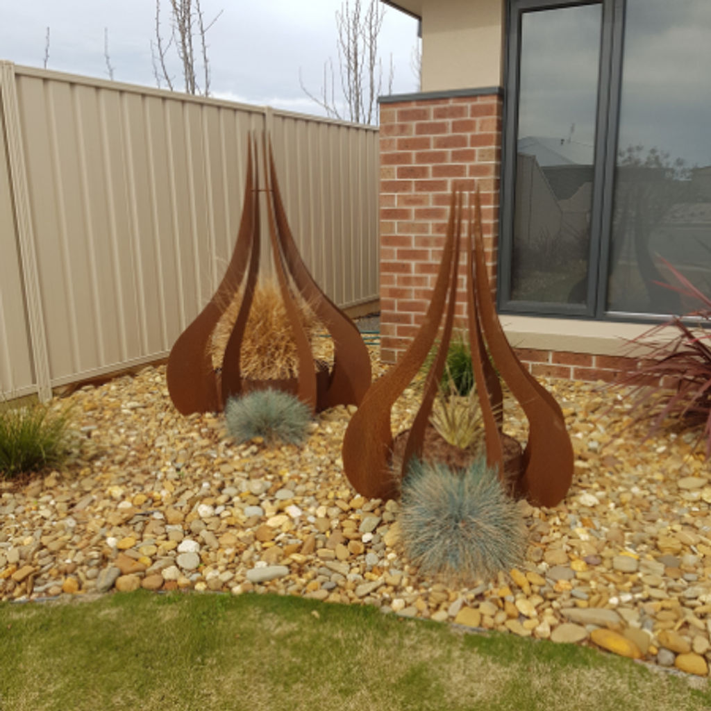 Double teardown sculpture, ironbark metal design | homify