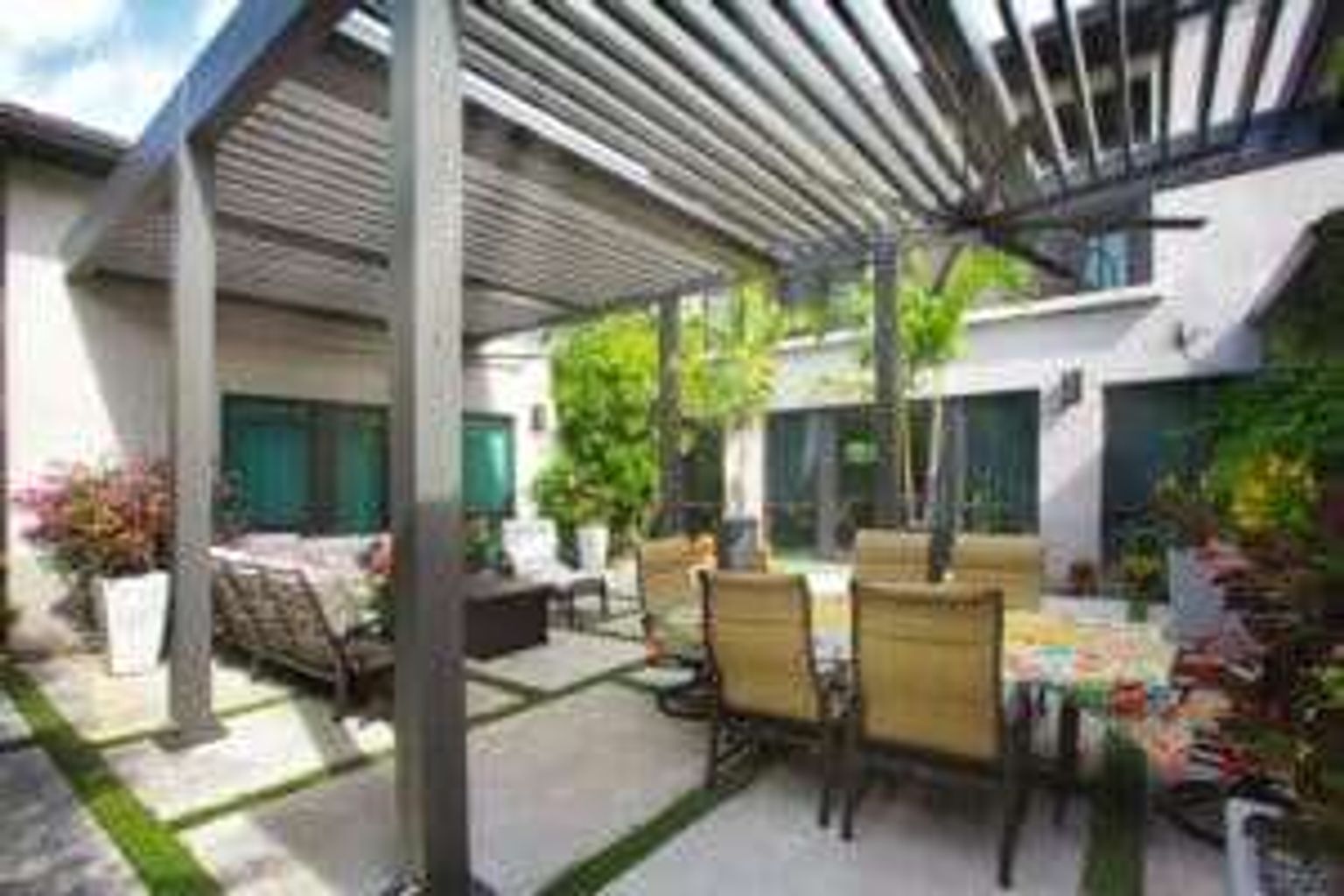 Zinga's power pergola of fort myers | homify