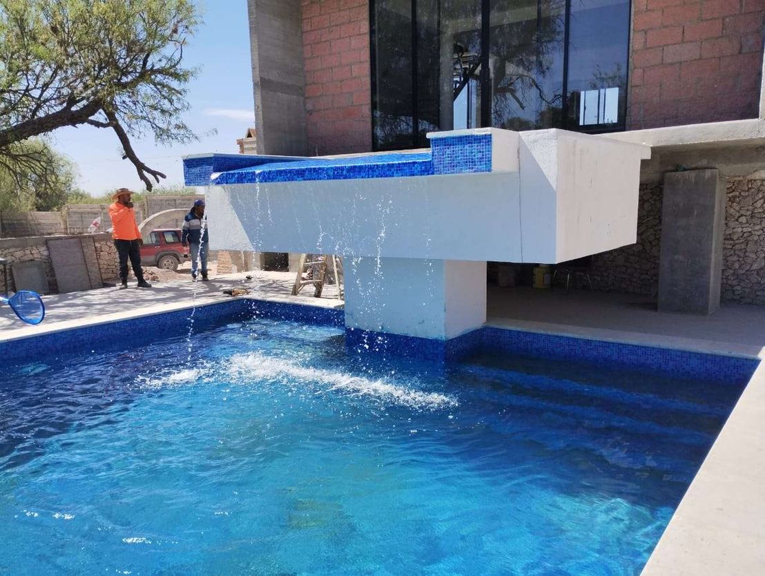 Alberca con Jacuzzi en Salitrillo San Luis Potosí. | homify
