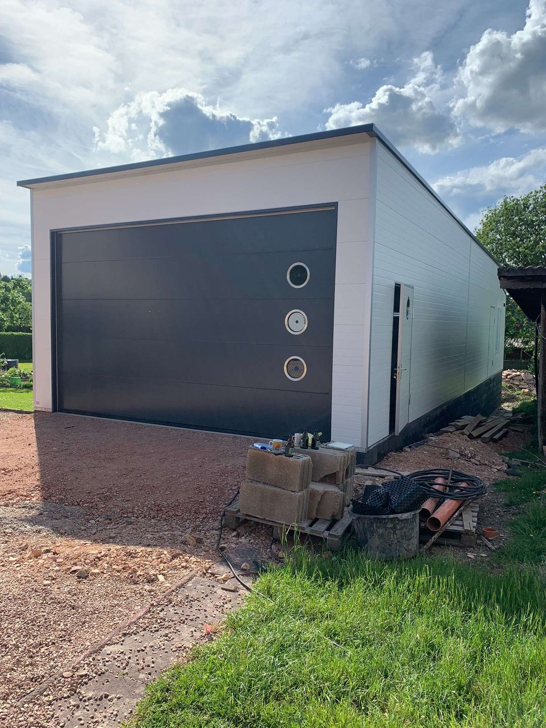 Wohnmobilgarage 4000 mm höhe und 16000 lang! | homify