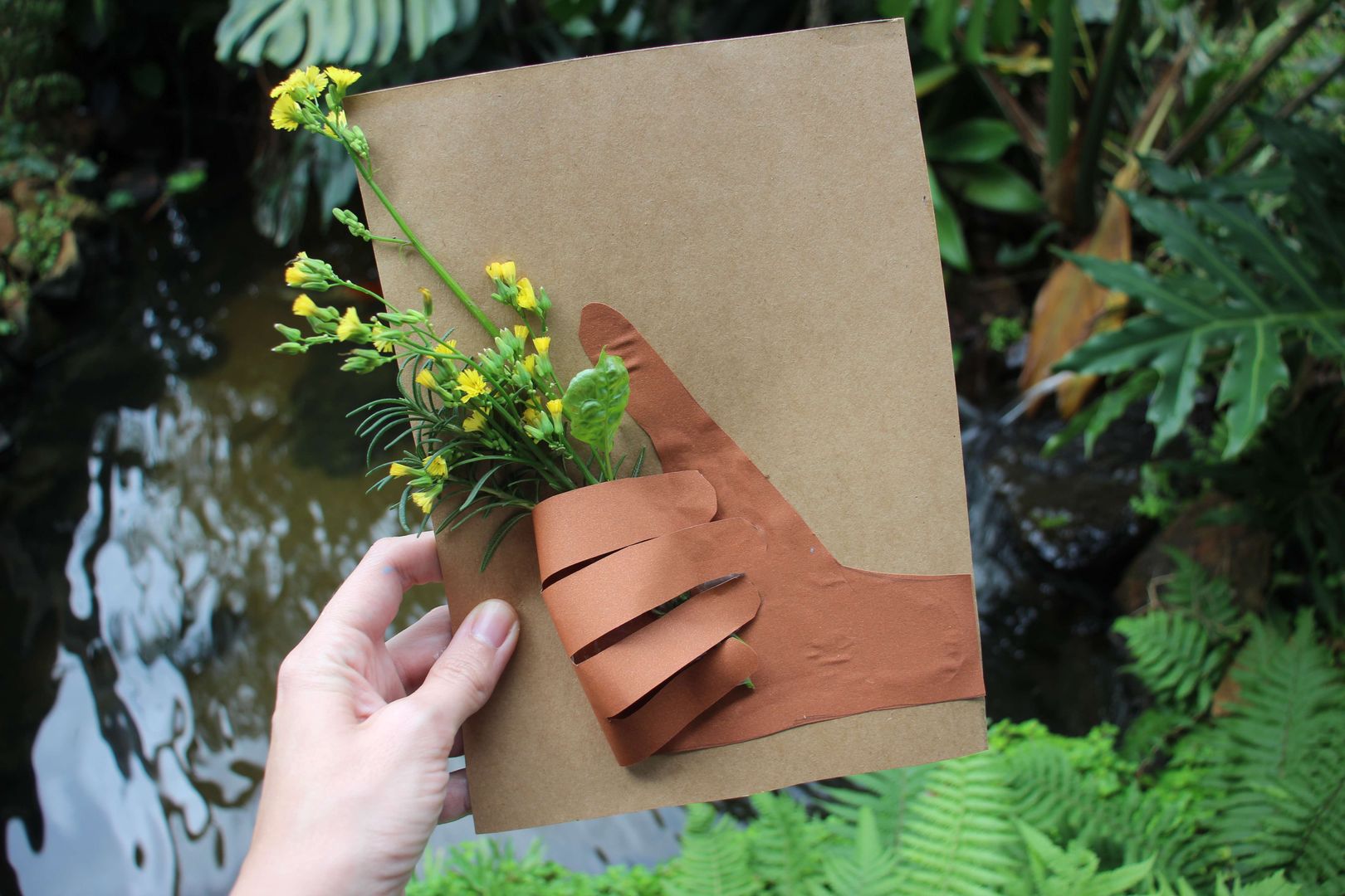 6-Step DIY Flower Card Gift Idea: Crafting a Blooming Surprise! | homify