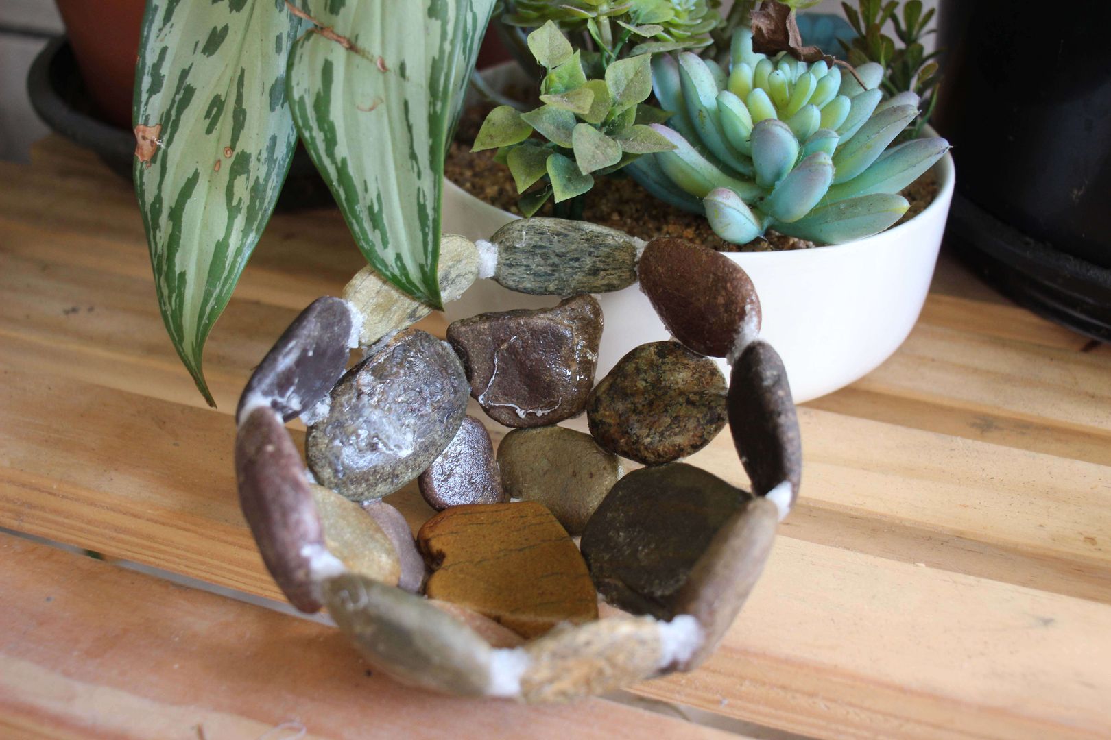 Create Charming Pebble Art With This 6-Step DIY Pebble Decor Idea | homify
