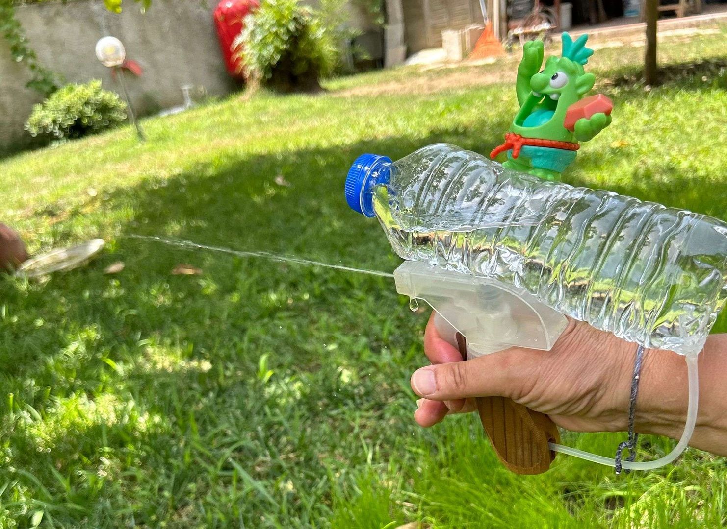 DIY | Como Fazer uma Pistola de Água Caseira em 11 Passos | homify