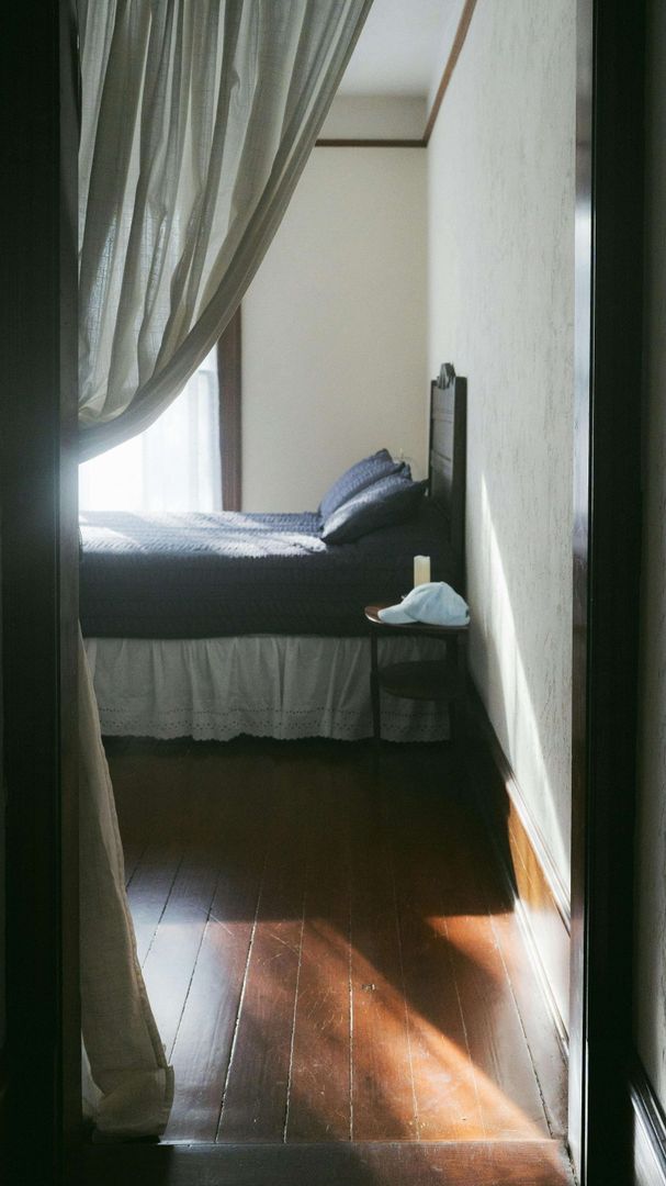 How to Fix a Squeaky Bed Frame: 6-Step DIY | homify