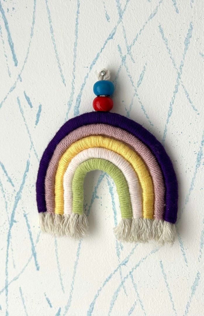 DIY Macrame Rainbow [9 Steps] | How to Make a Macrame Rainbow Wall ...