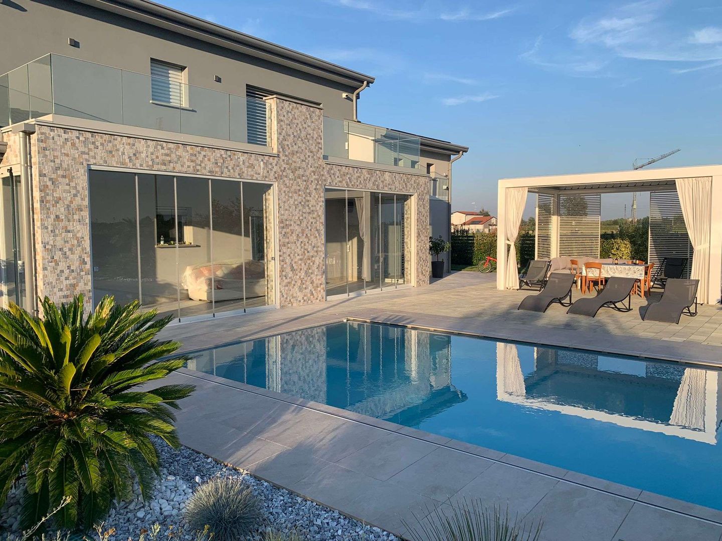 Vetrate VEPA per reinventare un portico a Modena | homify