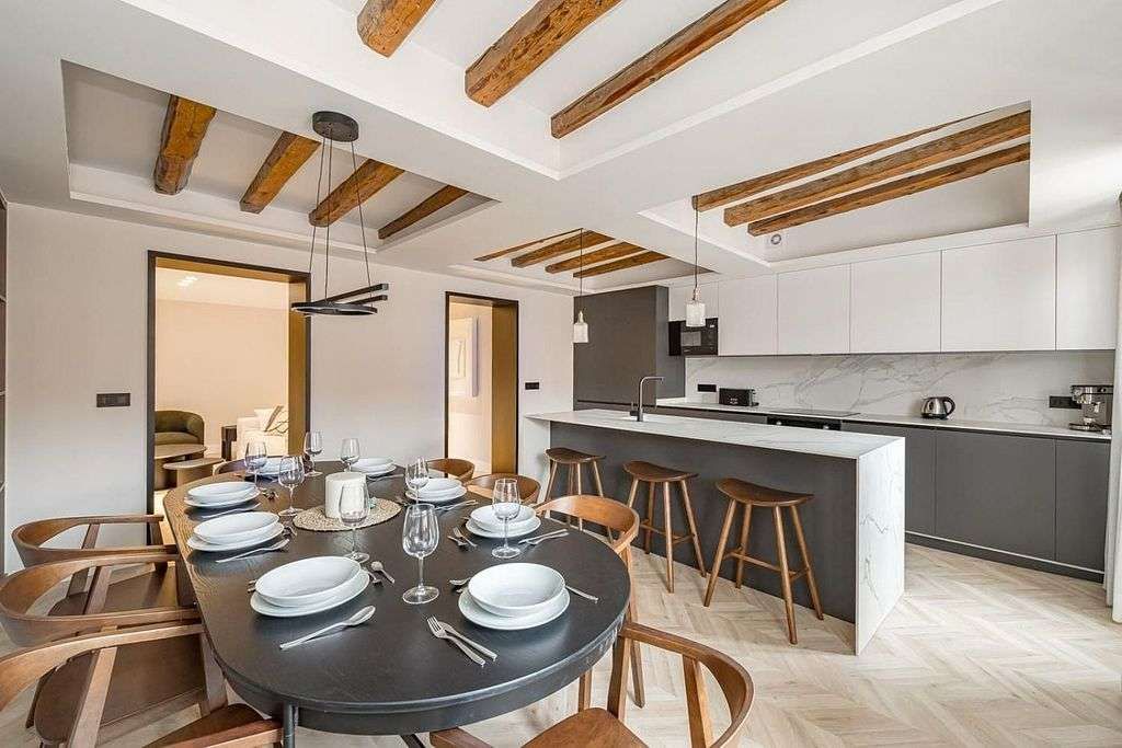 La Renovación Integral de Un Ático de Lujo en plena Calle Mayor de ...